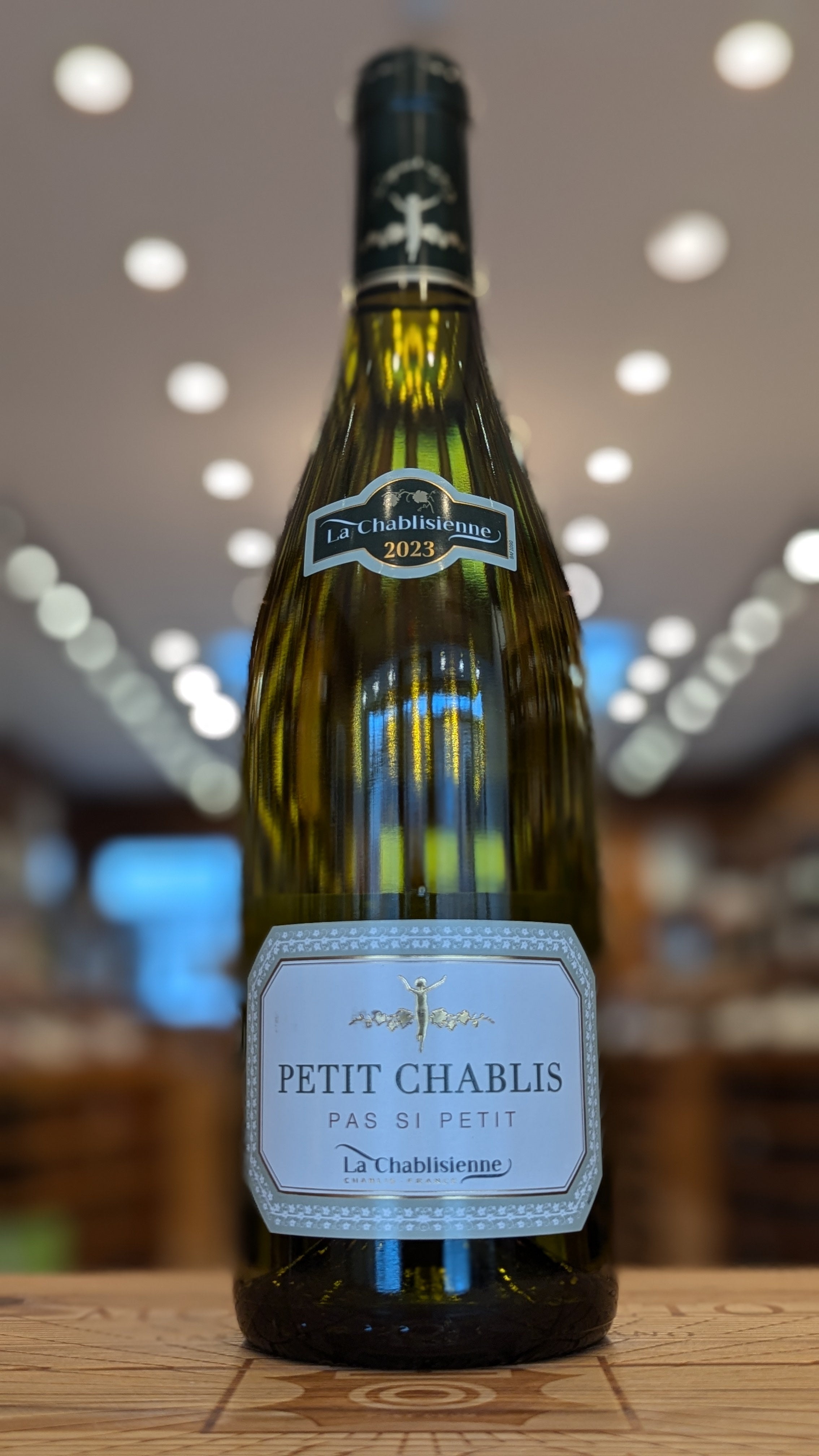 La Chablisienne Petit Chablis Pas si Petit 2021 – Horseneck Wine and ...